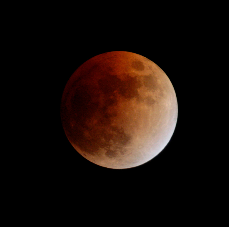 How To Photograph A Lunar Eclipse